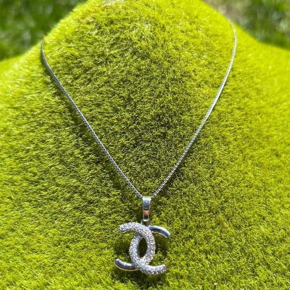 Jewelry | Laminated Gold Necklace With Pendant Included | Poshmark